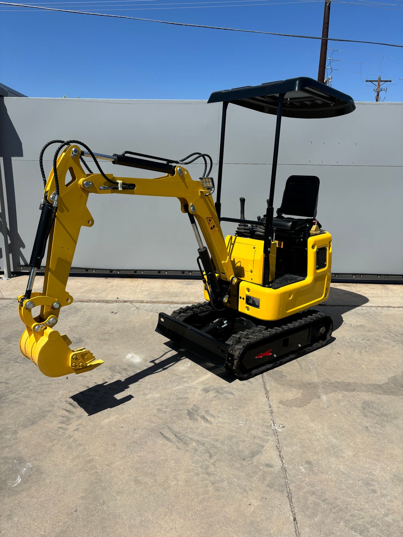 New MachPro MP15 1.5 Ton Gasoline Mini Excavator – Escous