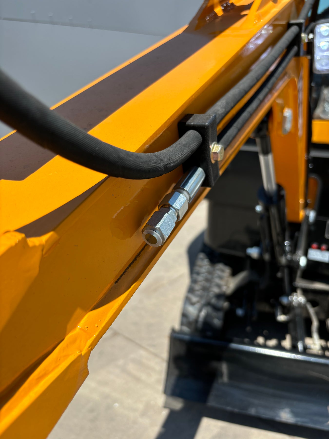 New Gasoline Vicsec 1.3 Ton VC13C Enclosed Mini Excavator – Escous